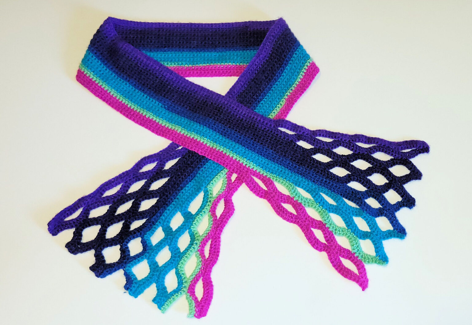 Mermaid’s Tail Scarf crochet pattern – Dances With Wools